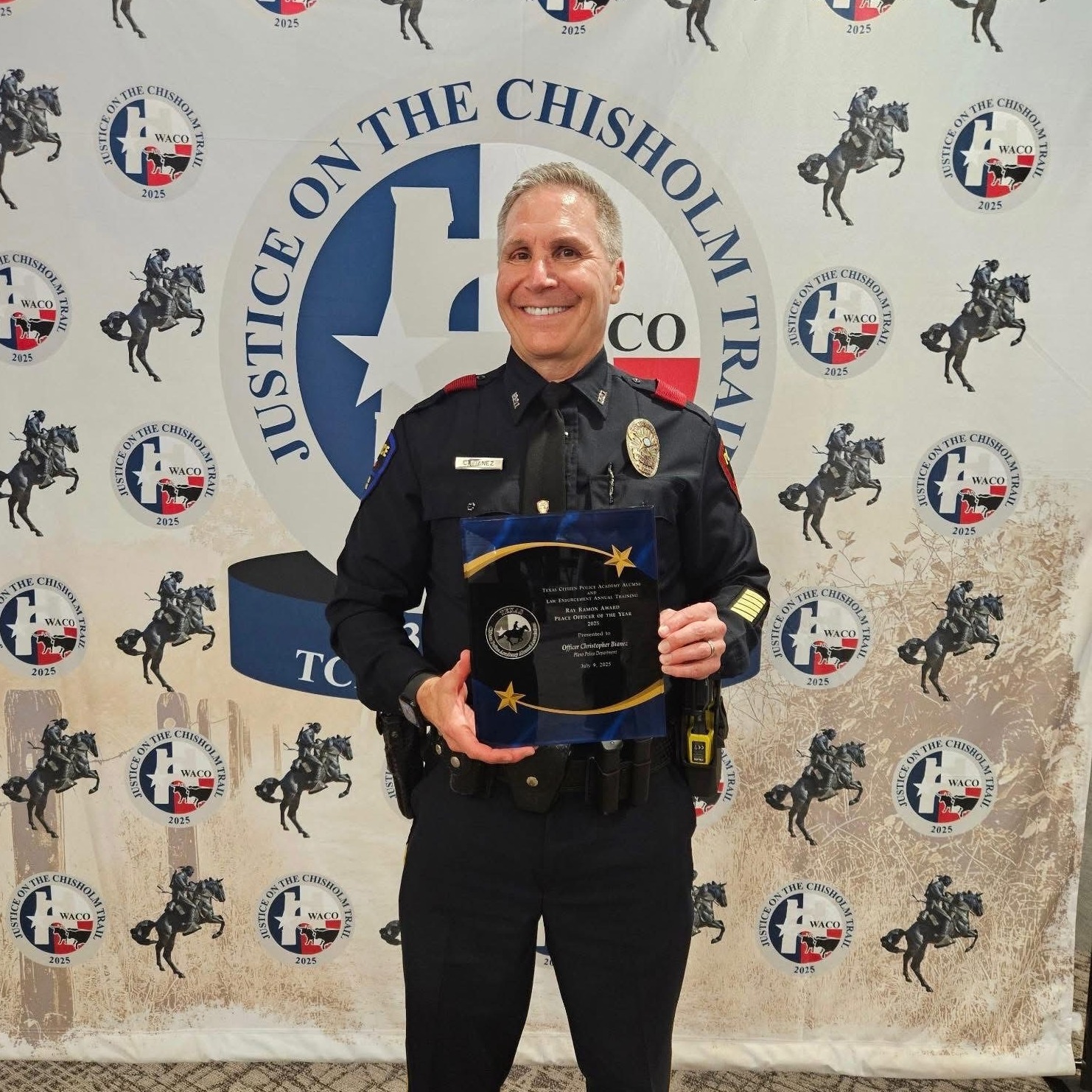 Two Planoites take home citizen police academy awards - Plano Magazine